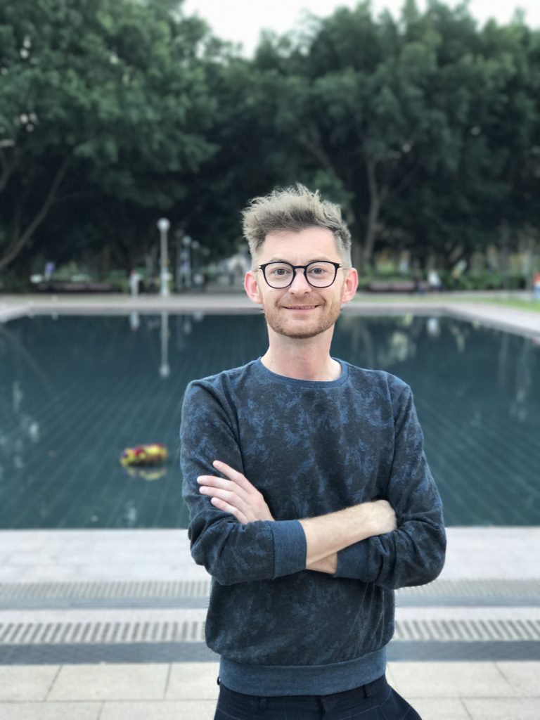 Moamer Kasumović: Muško je siromah ako nema sestru - Azra Magazin