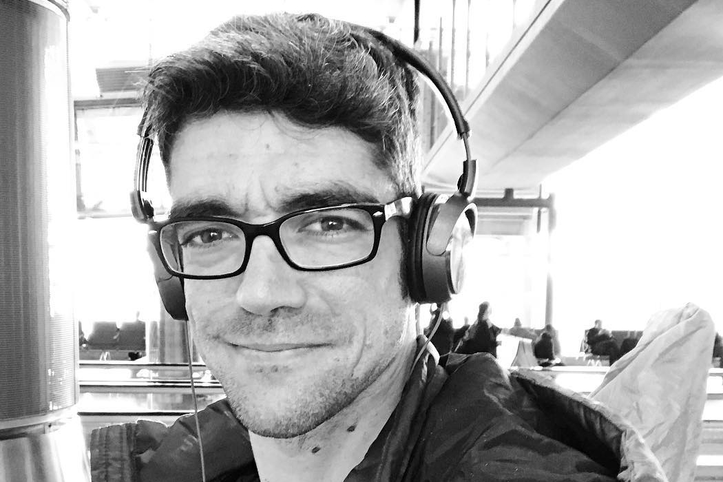 Svoj je nedostatak pretvorio u prednost: On je omiljeno holivudsko ...